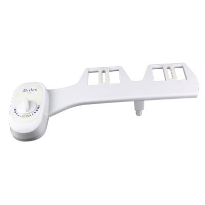 China High quality cheap cold water bathroom bidet faucet attachment with self-cleaning spout à venda